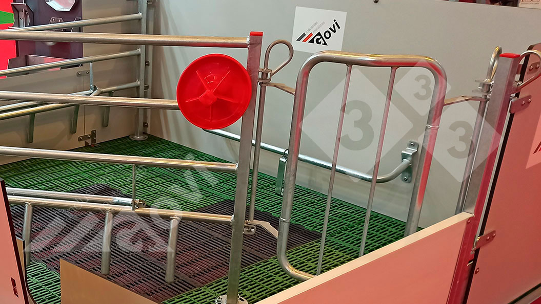 Tip for cleaning piglet feeders more efficiently - Articles - pig333 ...